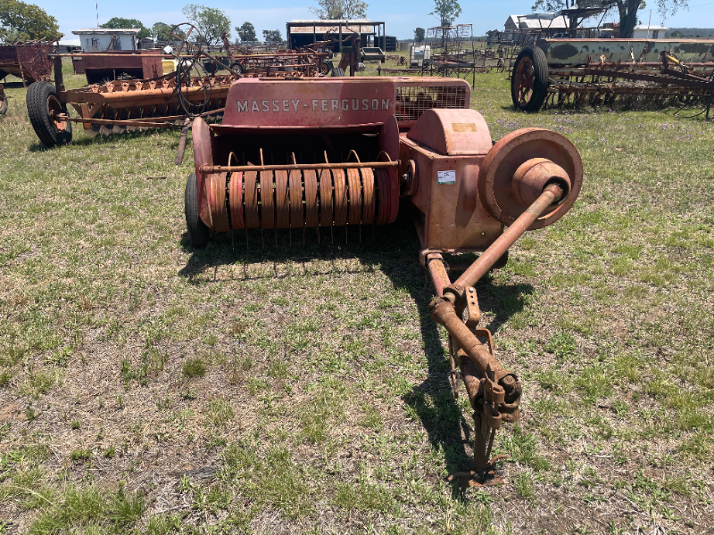 Lot 5 - Massey Ferguson 503 Baler, Serial number1399 | AuctionsPlus