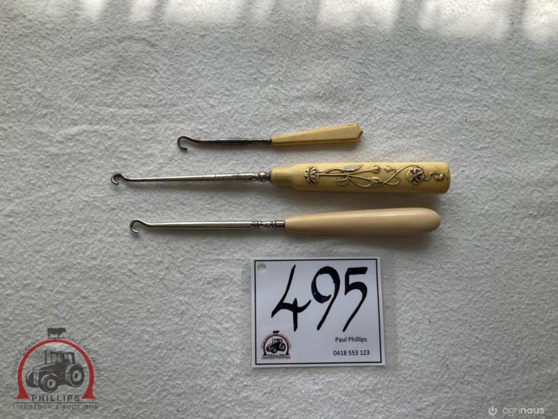 Lot 495 - Vintage Bone Handled Boot Hooks | AuctionsPlus