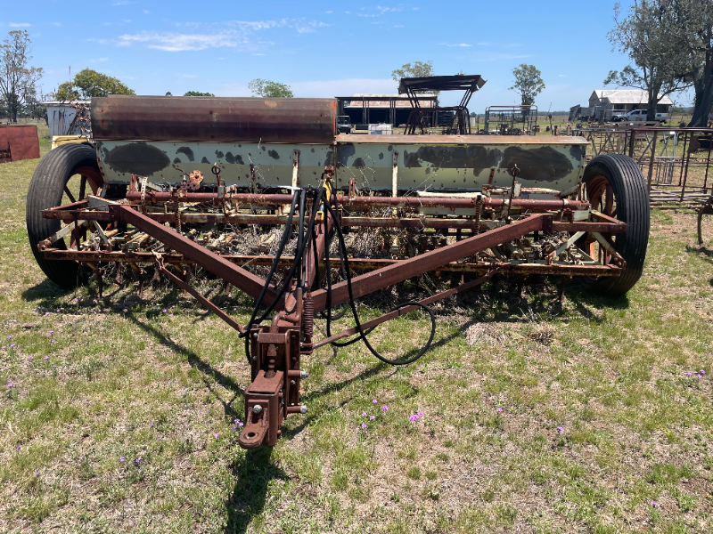 Lot 16 - Shearer Combine, twin boxes, Hyd lift | AuctionsPlus