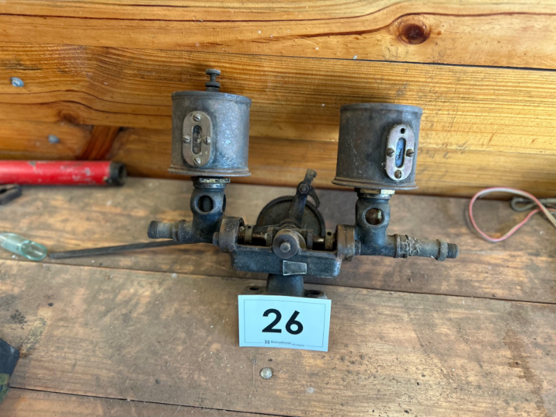 Lot 26 - Mechanical lubricator | AuctionsPlus