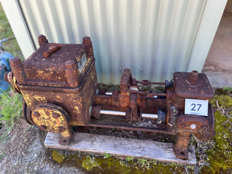Lot 27 - Steam pump | AuctionsPlus