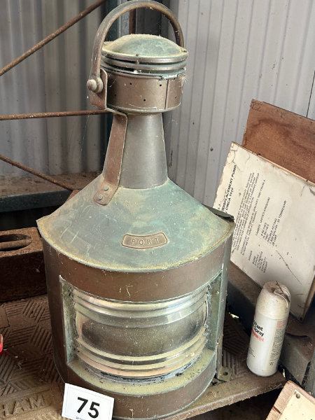 Lot 75 - Port navigation light | AuctionsPlus