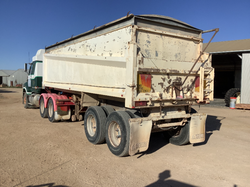 Lot 746 - Gitsham 25' Bogie Chasis Semi Tipper Trailer | AuctionsPlus