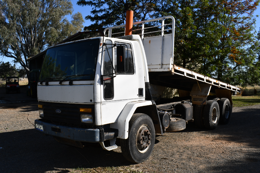 Lot 1 - Ford Cargo 2419 tipper truck | AuctionsPlus