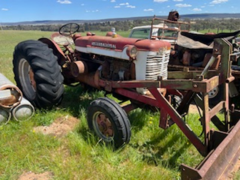 Lot 119 - International AWD7 Diesel Tractor | AuctionsPlus