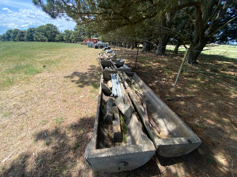 Lot 210 - Troughs X 6 | AuctionsPlus