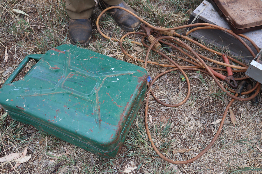 Lot 147 - Jumper Leads & Green Jerry Can | AuctionsPlus