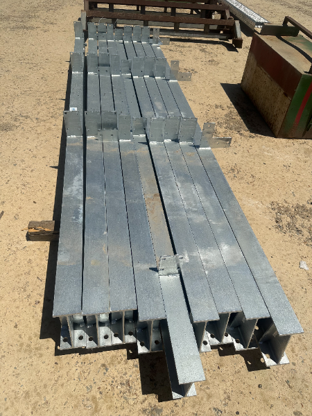 Lot 144 - 9x Shed Columns | AuctionsPlus