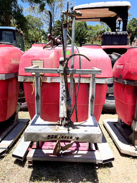 Lot 51 - Silvan tank on 3pl carryall | AuctionsPlus