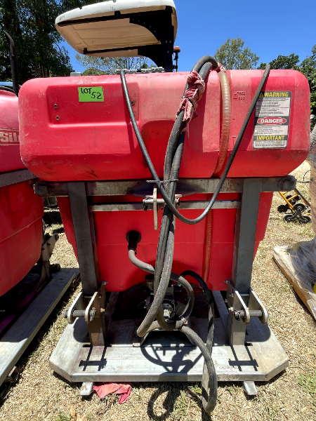 Lot 52 - Silvan tank on 3pl carryall | AuctionsPlus