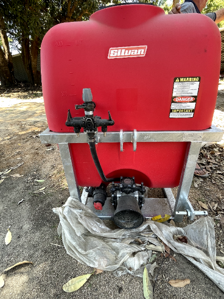Lot 55 - Silvan tank on 3pl carryall | AuctionsPlus