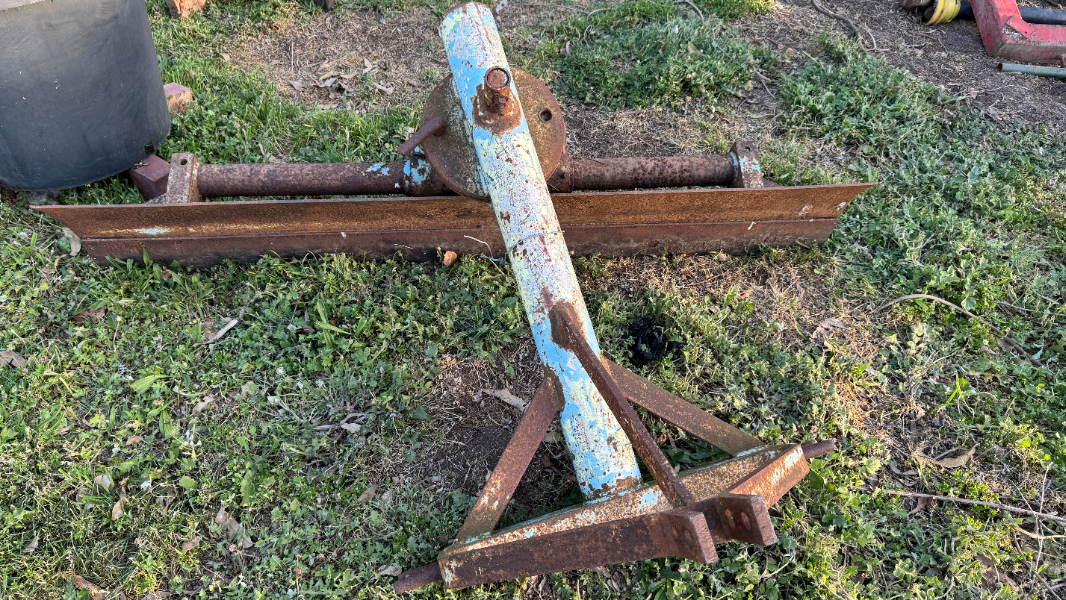Lot 14 - Grader blade 3PL Cat 1 | AuctionsPlus