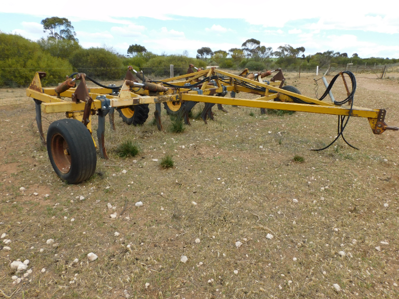 Lot 805 - Pata converted to deep ripper | AuctionsPlus