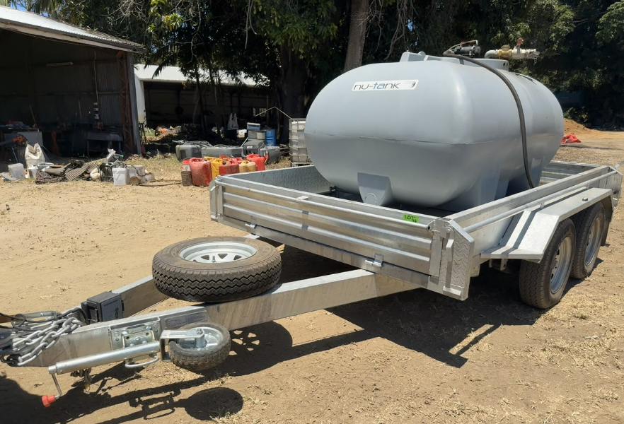 Lot 19 - Tandem Trailer with 2,000L fuel pod | AuctionsPlus