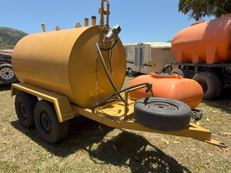 Lot 29 - Diesel tank on tandem trailer | AuctionsPlus