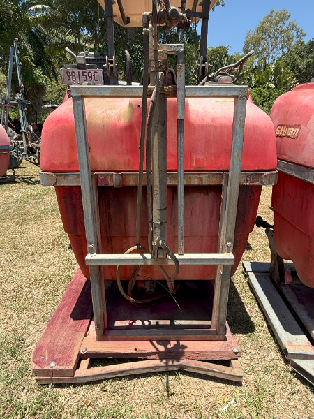 Lot 44 - Silvan tank on 3pl carryall | AuctionsPlus
