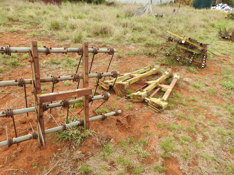 Lot 113 - Harrow spring tynes, assorted | AuctionsPlus