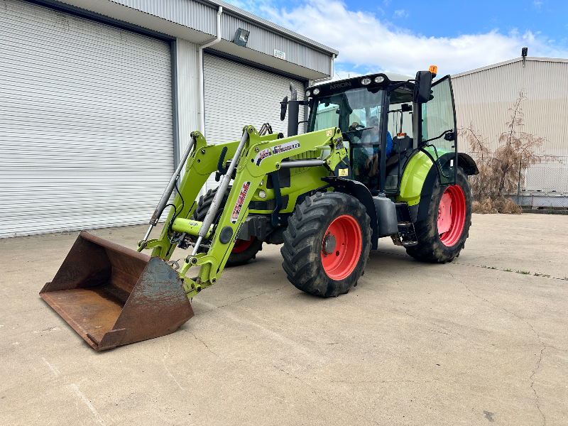 Lot 15 - CLAAS 610 C ARION TRACTOR WITH STOLL FRONT END LOADER AND GP ...