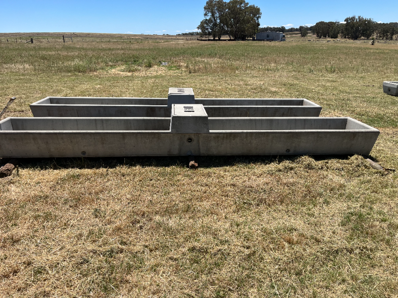 Lot 21 - MIDWEST CONCRETE CATTLE WATER TROUGH x 1 | AuctionsPlus