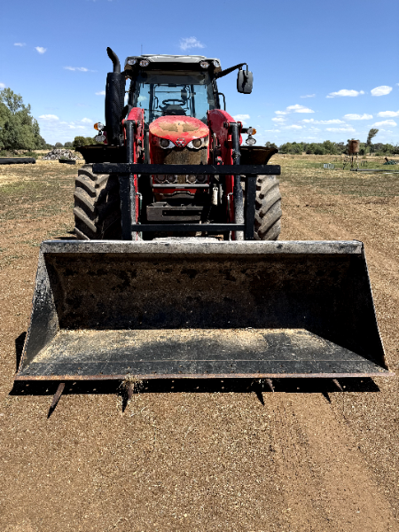 Lot 1 - Massey Tractor | AuctionsPlus
