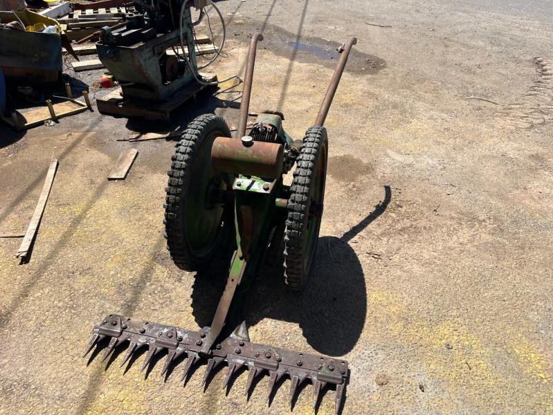 Lot 53 - Allen Oxford Finger Mower | AuctionsPlus