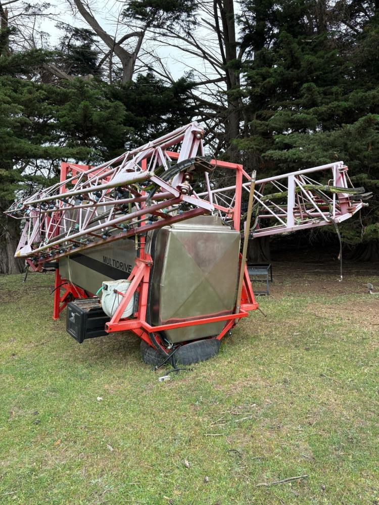 Lot 2 - Multi-drive Boom Spray & Tank | AuctionsPlus