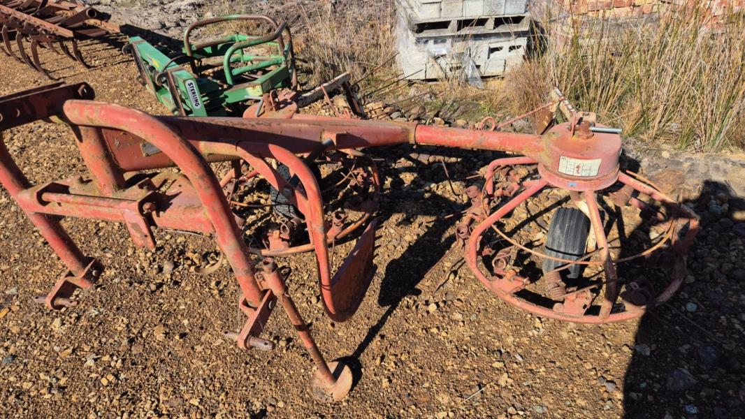 Lot 81 - PZ Tedder Rake | AuctionsPlus