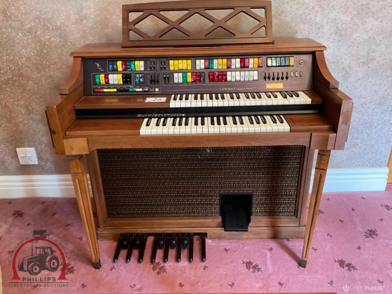 Lot 26 - Lowrey Electronic Organ | AuctionsPlus