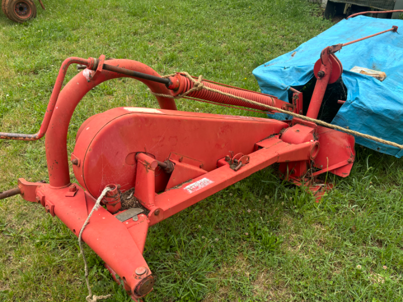 Lot 34 - Taarup 4 disc mower | AuctionsPlus