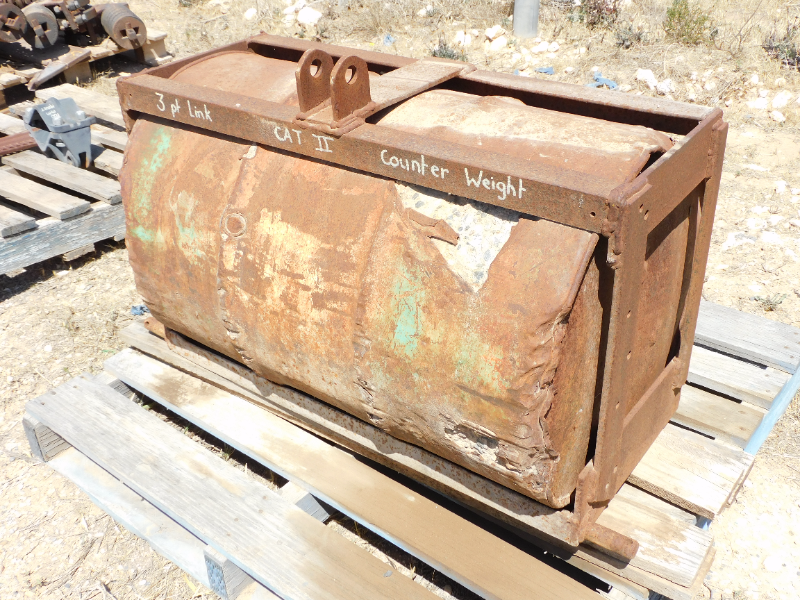 Lot 841 - 3PL Cat 2 Counter Weight | AuctionsPlus