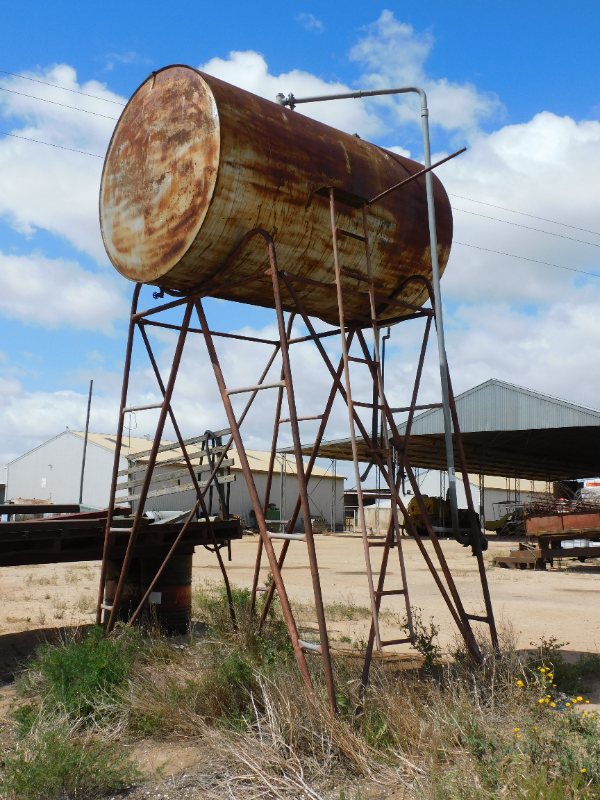 Over Head Diesel Fuel Tank, Apporx 4000L Bottom Fill | AuctionsPlus