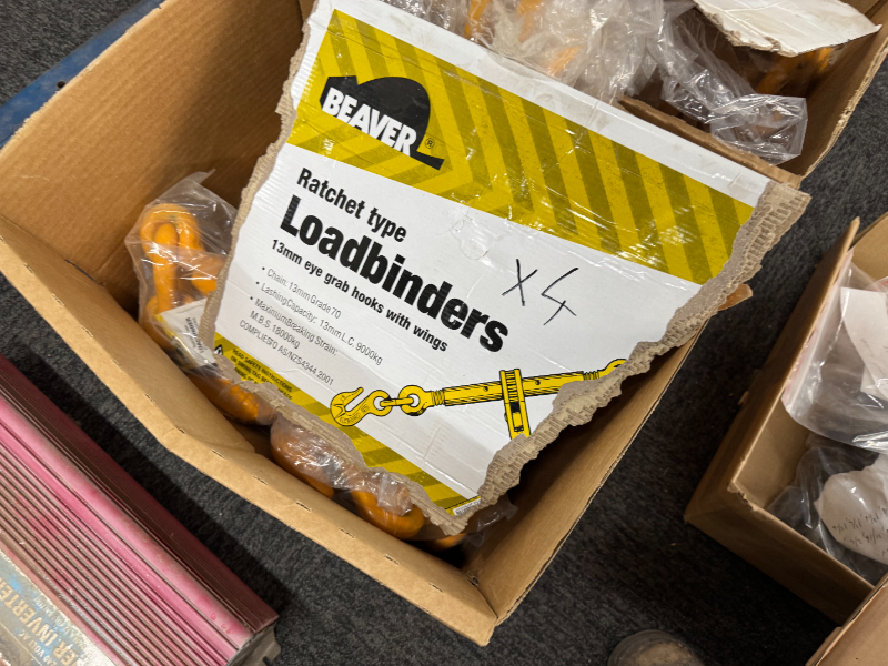 Lot 373 - 4x Beaver Ratchet Type Load Binders | AuctionsPlus