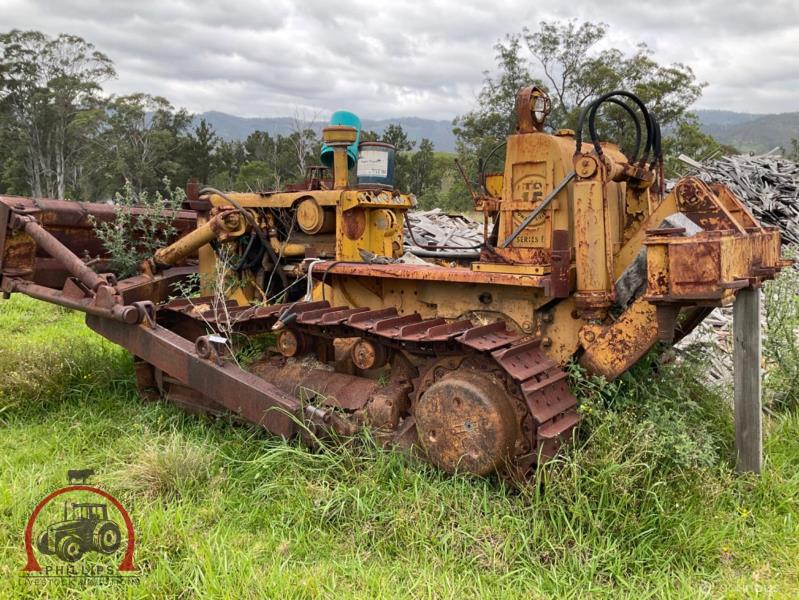 Lot 101 - International TD 15 Dozer | AuctionsPlus