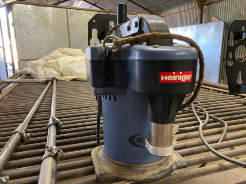 Lot 39 - HEINIGER EVO SHEARING STAND, NEAR NEW | AuctionsPlus