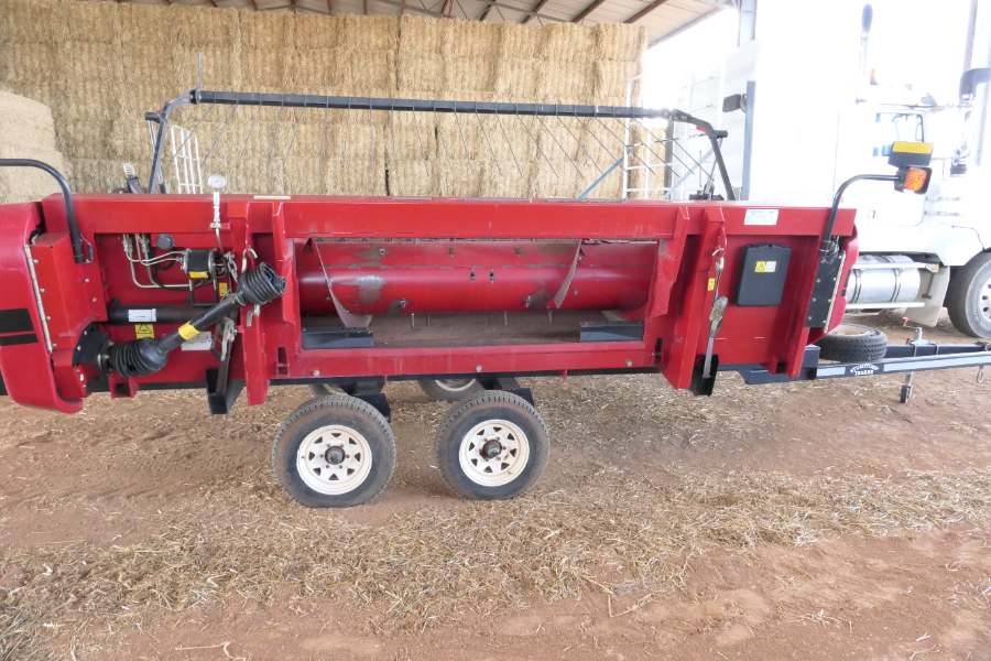 Lot 128 - Case 3016 Pick Up Front on Stump Jump Trailer | AuctionsPlus