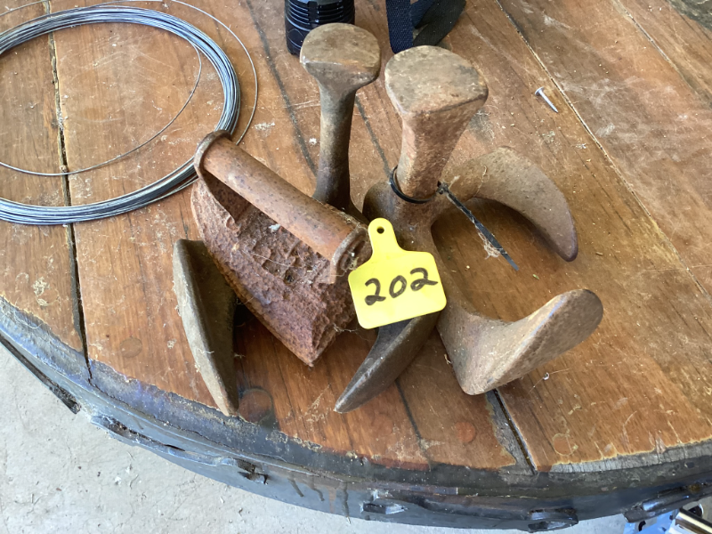 Lot 202 - 2 X BOOT LASTS & IRON | AuctionsPlus