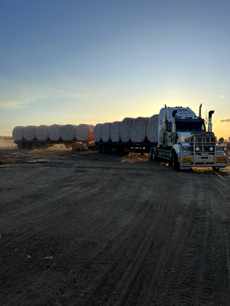 Lot 2 - Road Train set up - 45ft Maxitrans Freighter / 45ft Loadmaster Flat Top Trailer ...