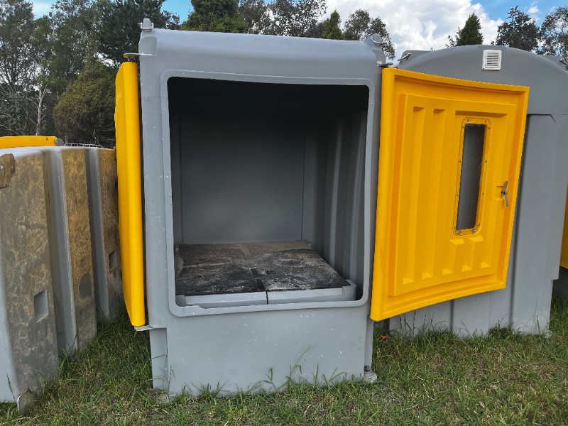 Polymaster Enclosed Bunded Pallet | AuctionsPlus