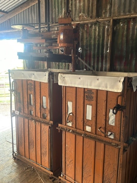 Lot 60 - Sunbeam electric double box wool press | AuctionsPlus