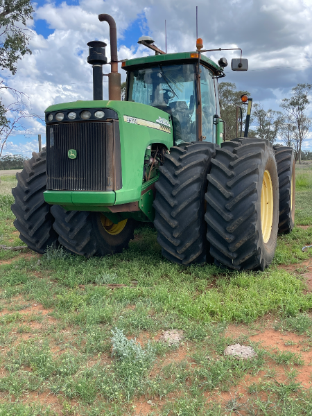 Lot 3 - 9520 J D Tractor | AuctionsPlus