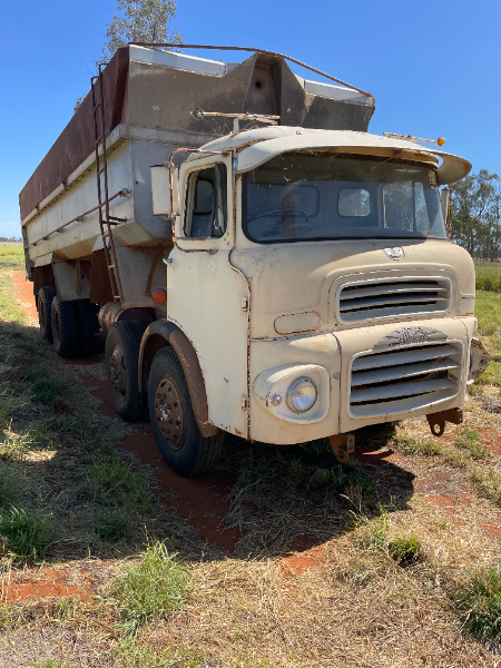 Lot 26 - Albion Reiver Tipper Grain Truck | AuctionsPlus