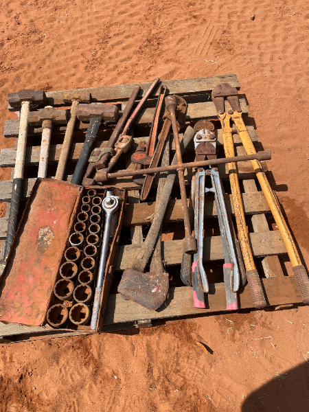Lot 42 - Assortment Tools | AuctionsPlus