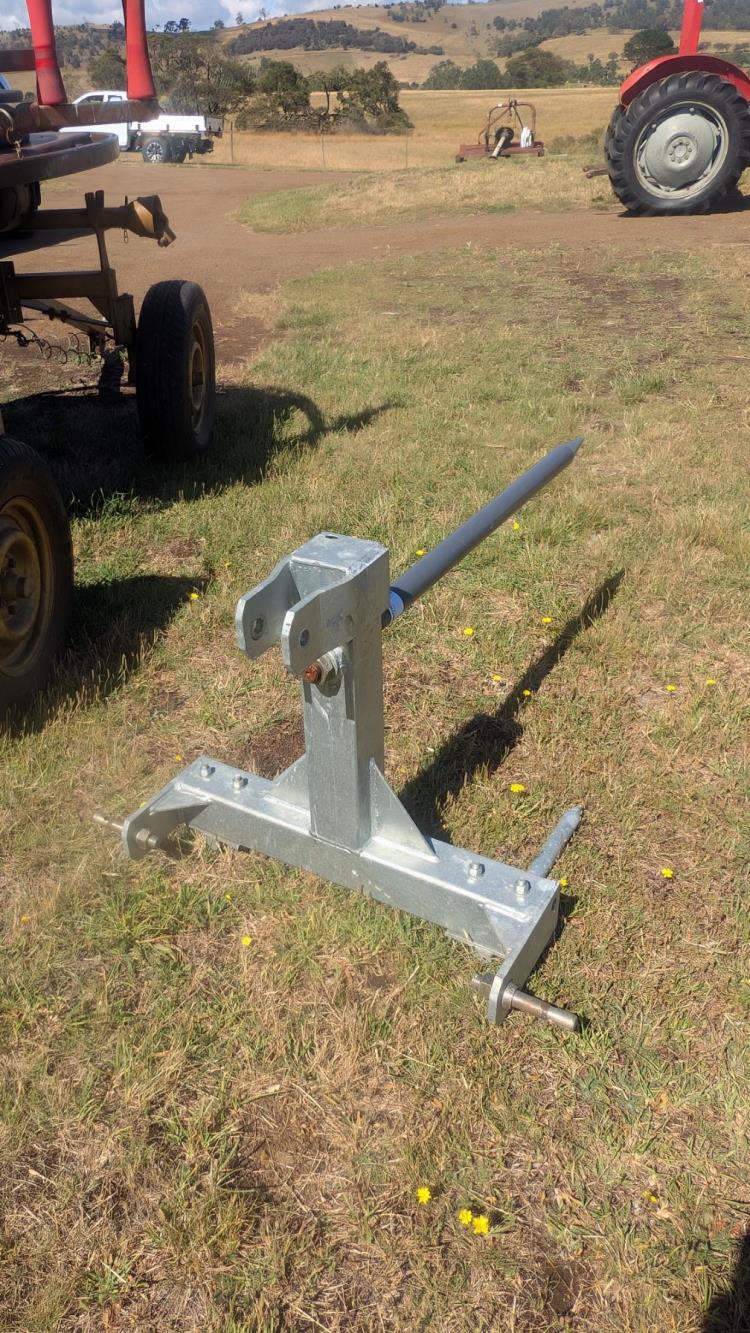 Lot 13 - Daken 3PL Round Bale Spike | AuctionsPlus