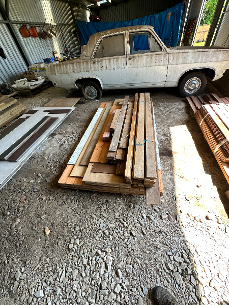 Lot 6 - TEXTURED PLYWOOD, HOOKBOARD & SUNDRY TIMBER | AuctionsPlus