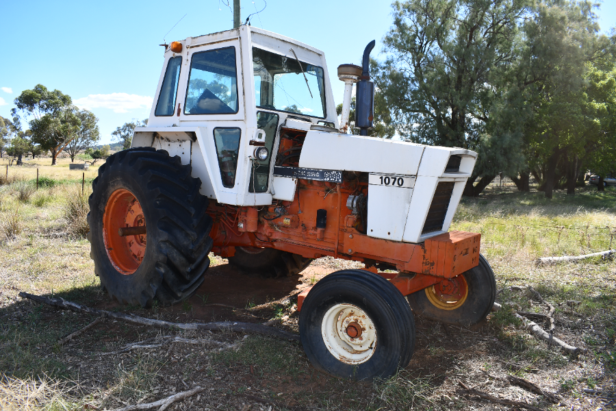 Lot 3 - Case 1070 tractor | AuctionsPlus