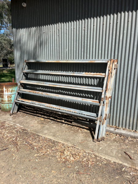 Lot 85 - 4 Stock Panels, 6ft high, 9ft long. | AuctionsPlus