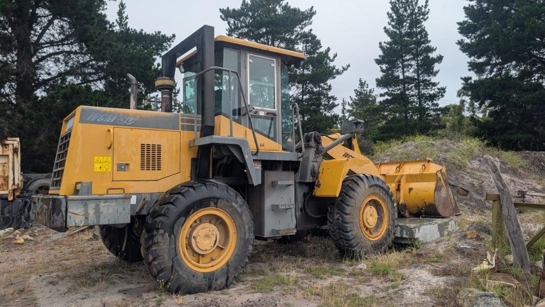 Lot 5 - WCM 30 Wheeled Loader w/ Bucket | AuctionsPlus