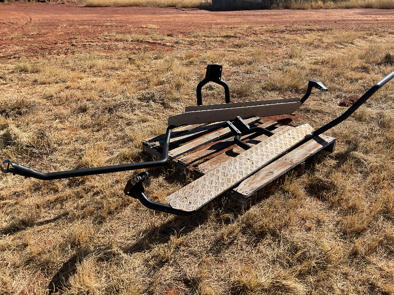 Lot 84 - ARB SIDESTEPS FOR SINGLE CAB L/CRUISER | AuctionsPlus
