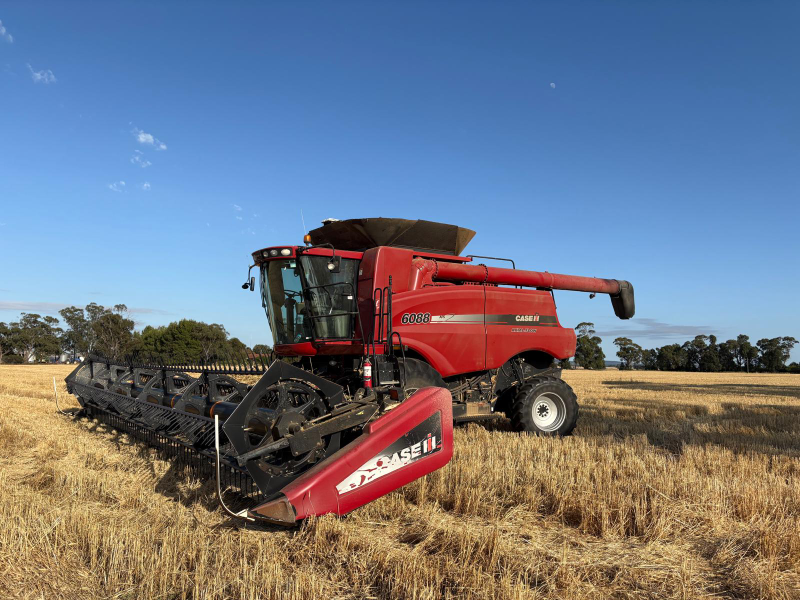 LOT 14 - Combine Harvester Case IH 6088 | AuctionsPlus