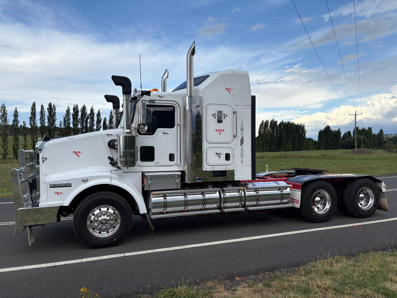 LOT 16 - Primemover Kenworth T659 | AuctionsPlus